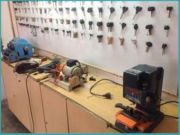 Downers Grove Locksmith Service Key Makers Near Me Downers Grove, IL